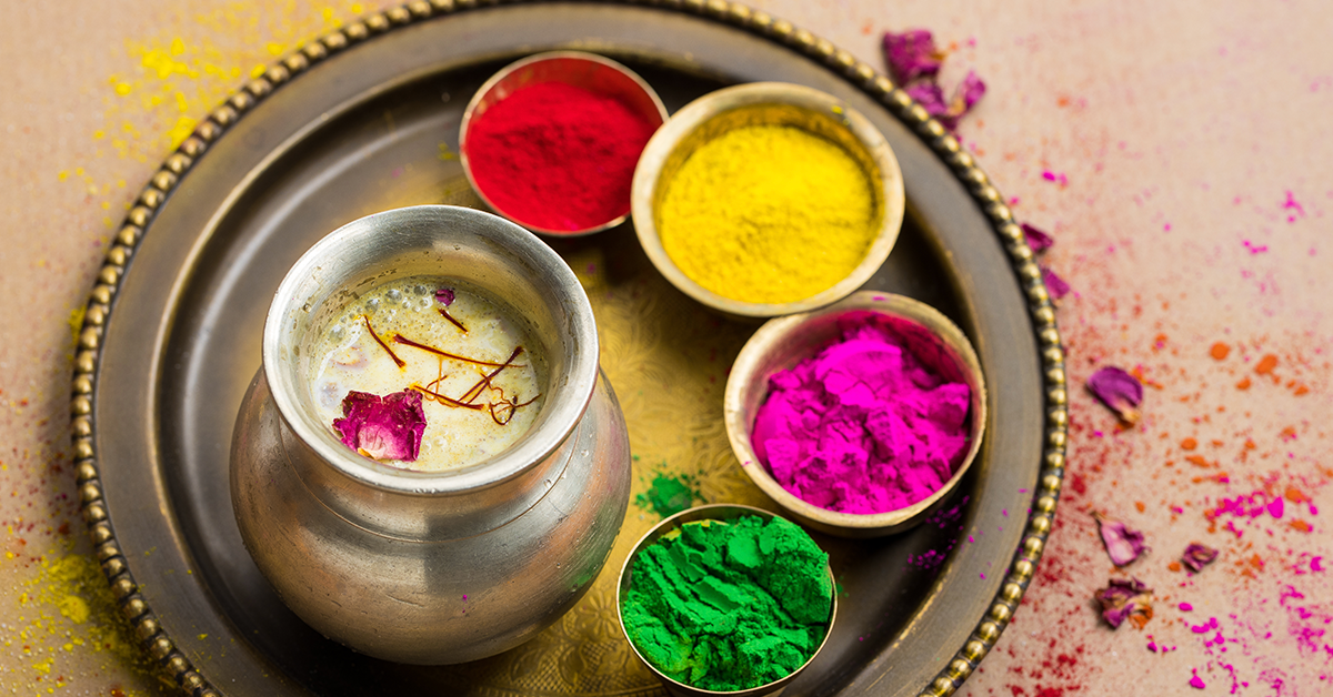 Fascinating Relationship Between Colours, Holi and Ayurveda!