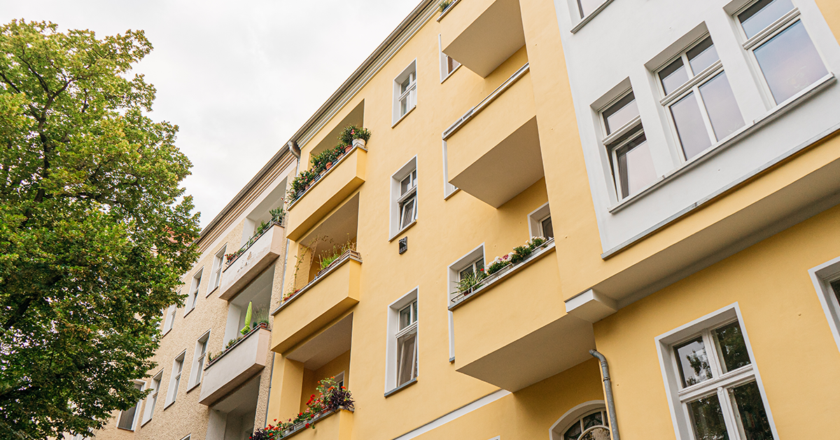 White Exterior Paint Combos - Top Pairings for Elegance